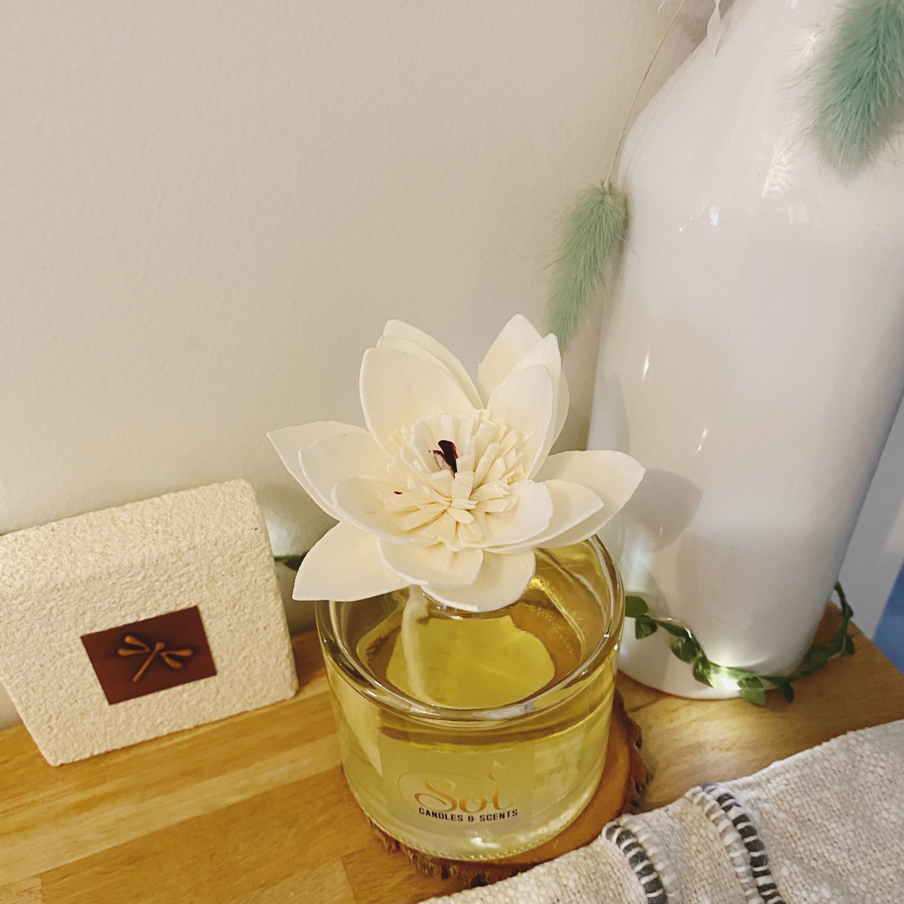Enchant Your Space: Water Lilly Flower Diffuser